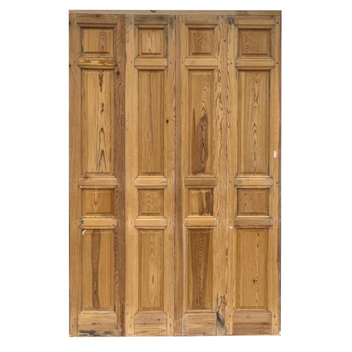 Contraventanas antiguas de madera recuperadas